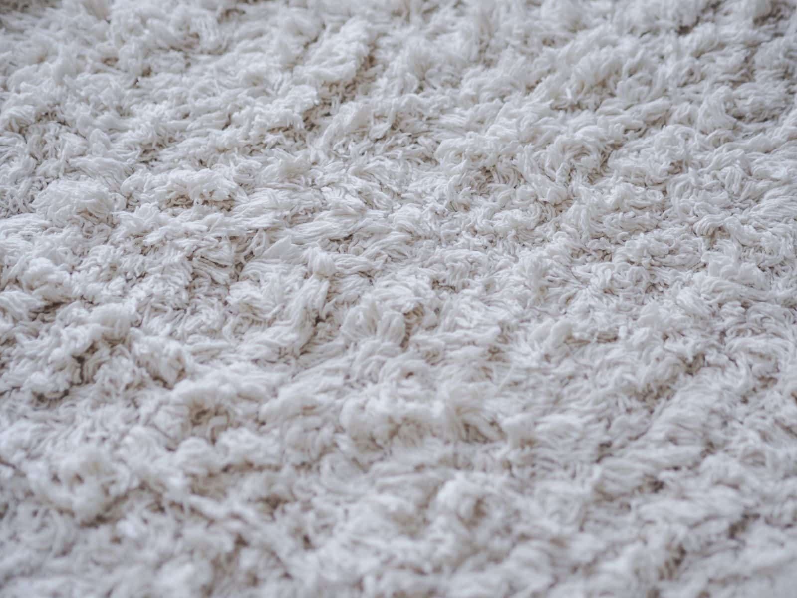 OLOHUONEEN ISO MATTO | Karkkipurkki